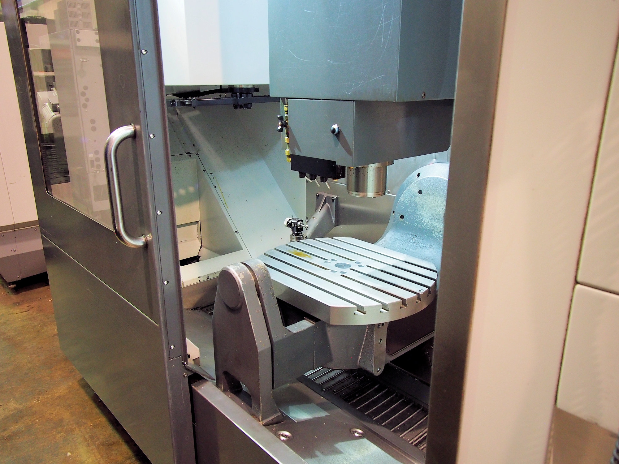 HAAS UMC-750 5 Axis Machining Centre (2015)