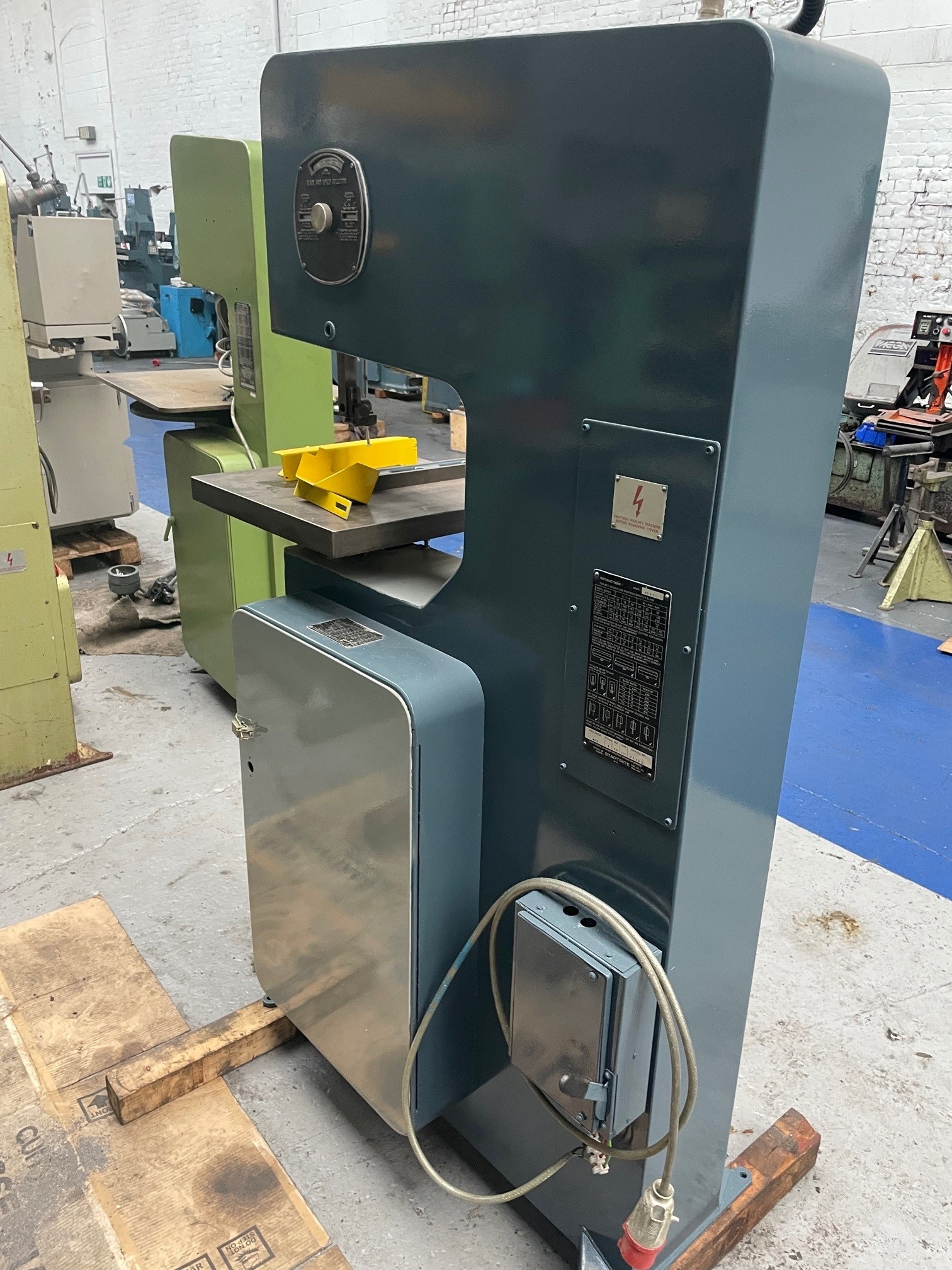 Startrite 18V 10 Vertical Bandsaw